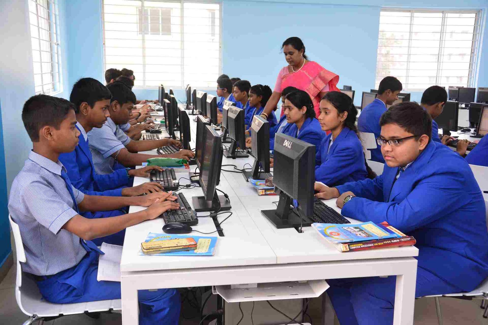 Modern vs Traditional Methods of Teaching – Significance of Each Method ...